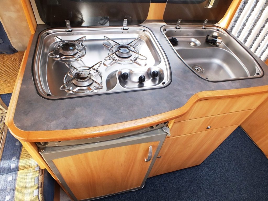 SPRITE Super 390 TD bj.2002, NIEUWSTAAT, met MOVER, VOORTENT