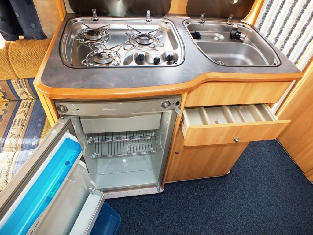 SPRITE Super 390 TD bj.2002, NIEUWSTAAT, met MOVER, VOORTENT