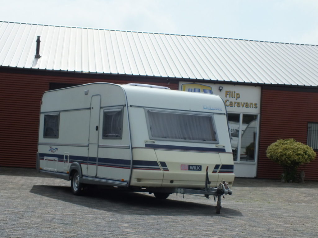 WILK De Luxe 541 UE bj.2000, met MOVER en VOORTENT