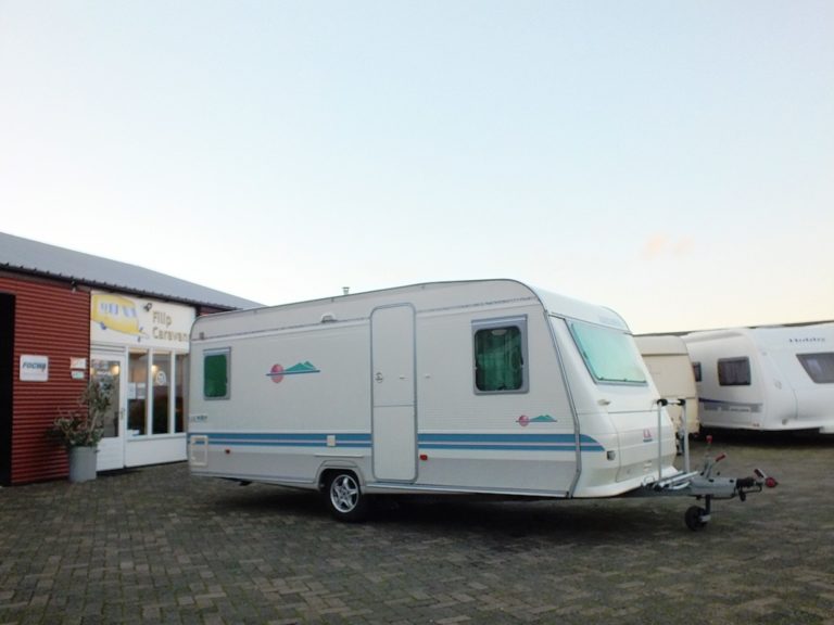 Adria Unica B 502UP, bj.2000 met voortent en mover