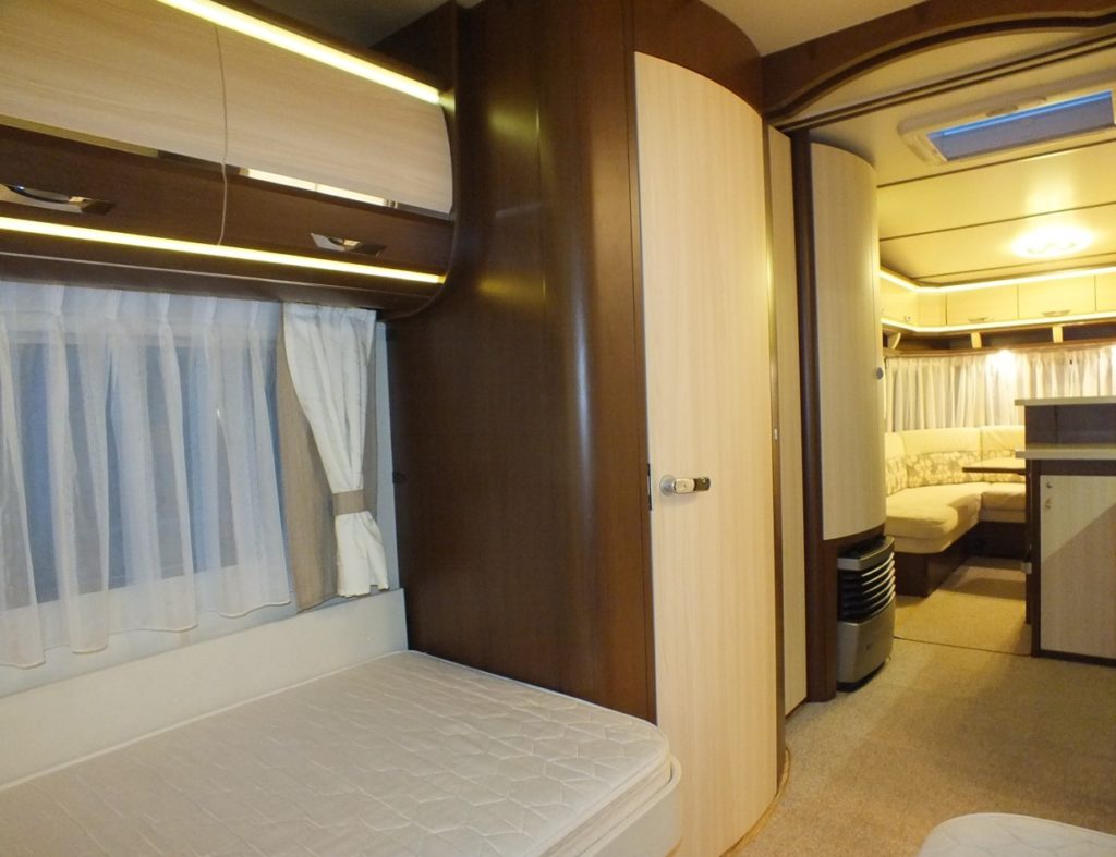 HOBBY Landhaus 770 CL PRESTIGE GAIABAO bj.2014, met VOORTENT