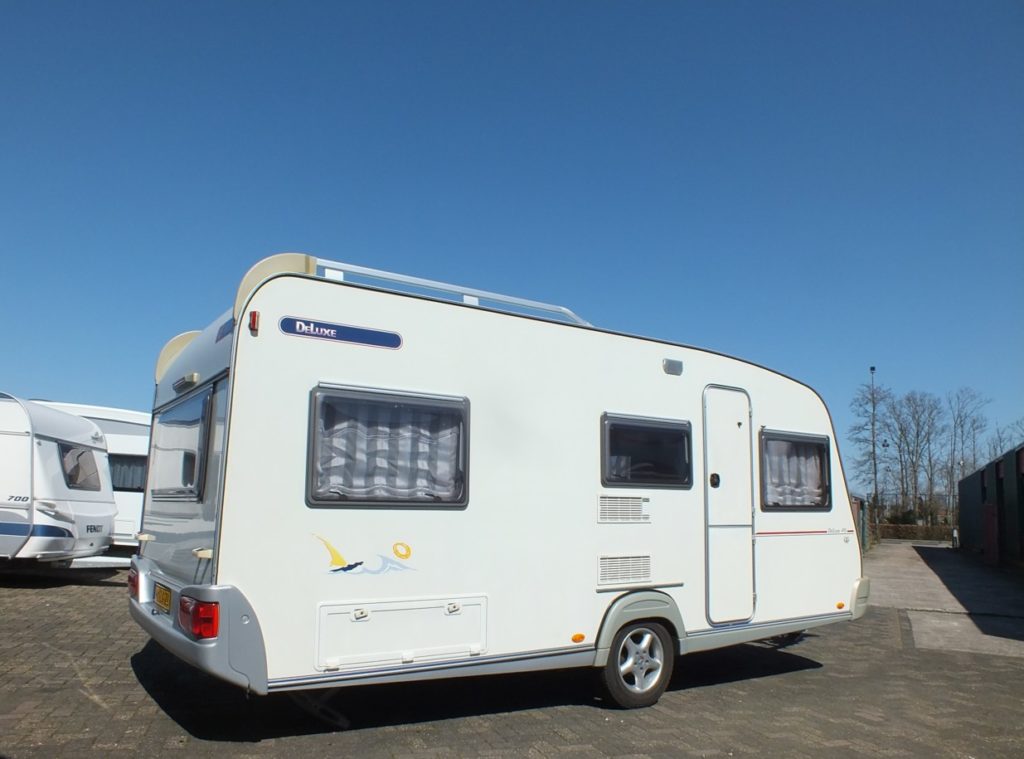 WILK De Luxe 491 bj.2001, 2 APARTE BEDDEN, met VOORTENT