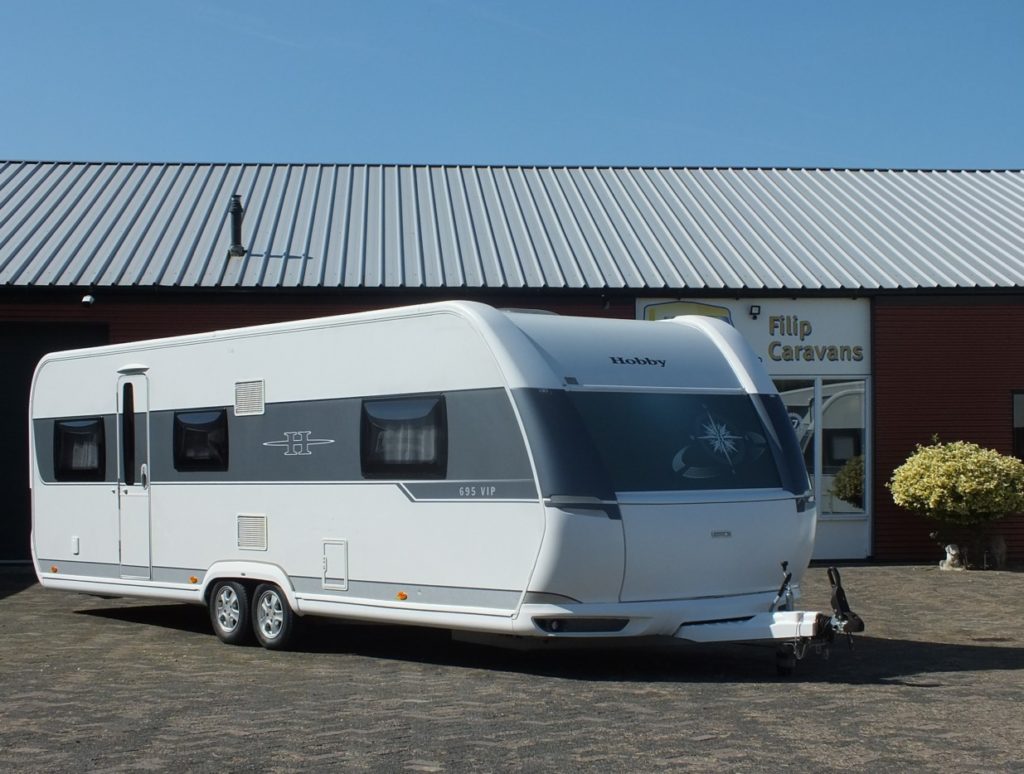 HOBBY VIP 695 UMFF bj.2015, QUEENSBED, MIDDENZIT, VOORTENT