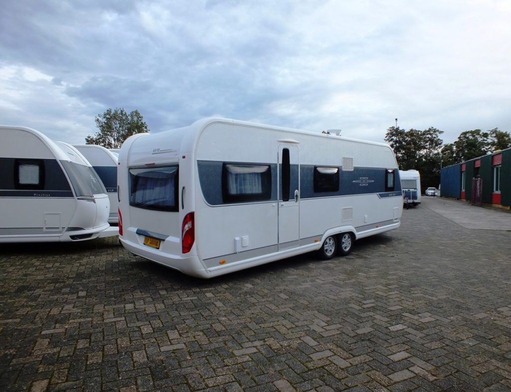 Hobby Vip 645 UMFE BJ. 2015 MIDDENZIT, VOORTENT