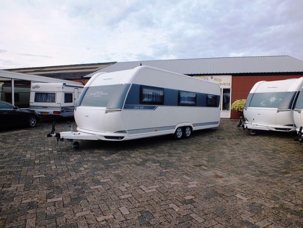 Hobby Vip 645 UMFE BJ. 2015 MIDDENZIT, VOORTENT