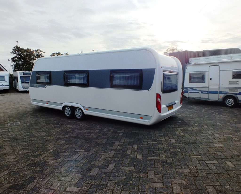 Hobby Vip 645 UMFE BJ. 2015 MIDDENZIT, VOORTENT