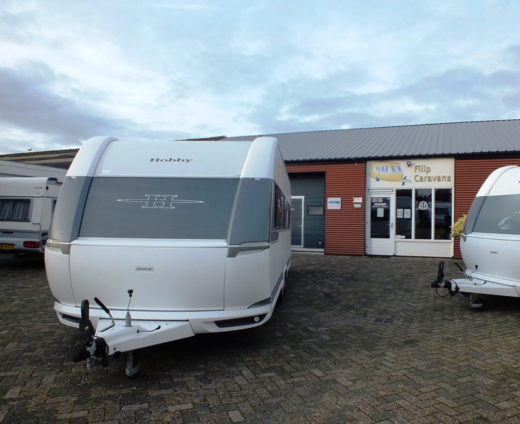 Hobby Vip 645 UMFE BJ. 2015 MIDDENZIT, VOORTENT