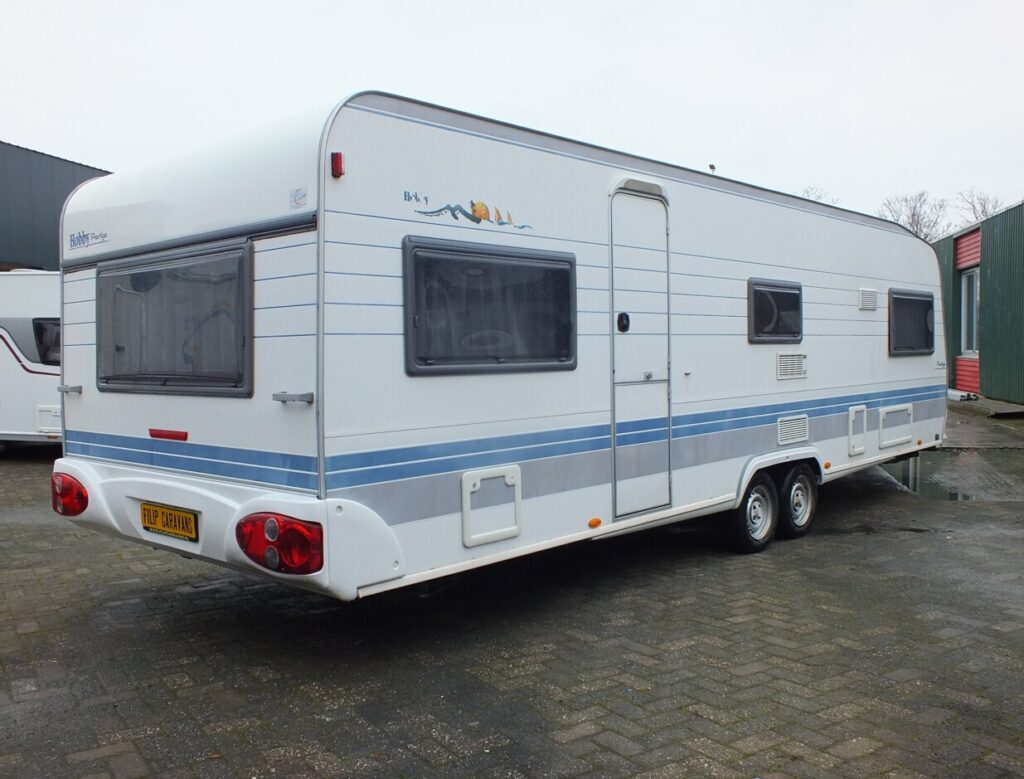 HOBBY Prestige 720 UMF, MODEL 2001, 5 SLAAPPLAATSEN - Filip Caravans