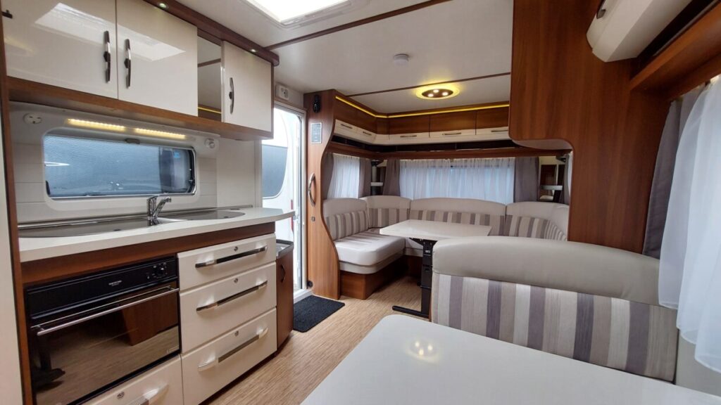 Hobby Vip 645 bj.2015, FRANSBED, MOVER, VOORTENT!!!