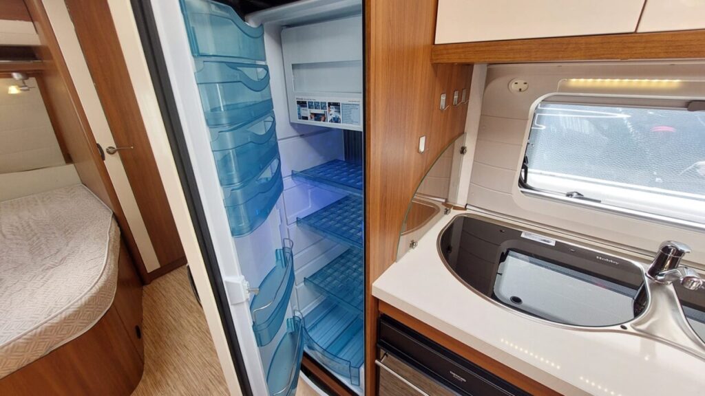 Hobby Vip 645 bj.2015, FRANSBED, MOVER, VOORTENT!!!