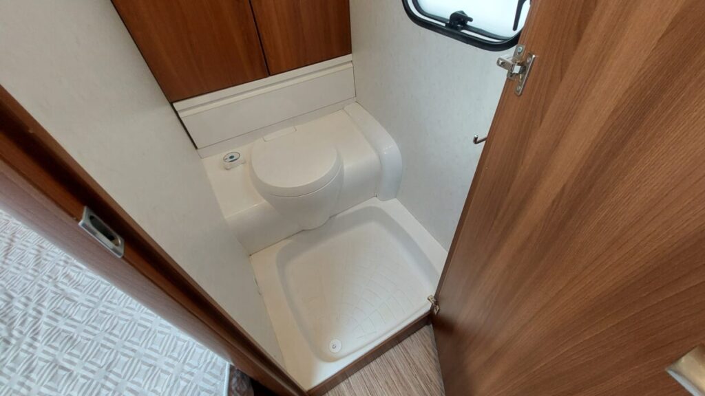 Hobby Vip 645 bj.2015, FRANSBED, MOVER, VOORTENT!!!