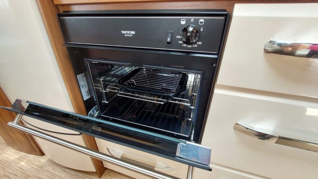 Hobby Vip 645 bj.2015, FRANSBED, MOVER, VOORTENT!!!