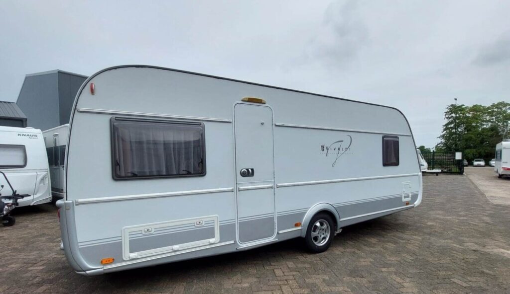 Tabbert Vivaldi 560 bj. 2008 met FRANS BED, MOVER, VOORTENT!!!